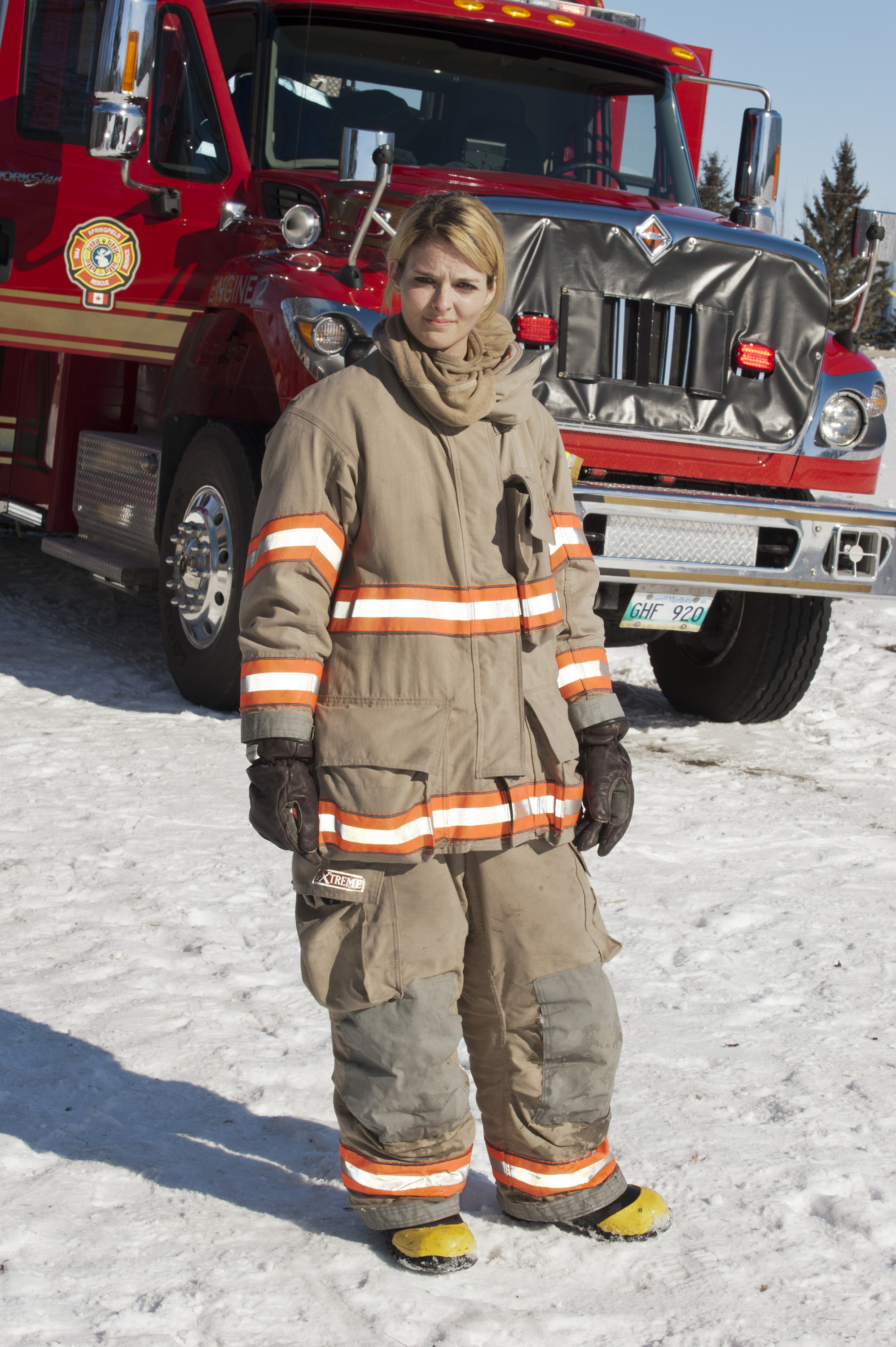 iceroadtruckers7_lisakelly_11 - Lisa Kelly Visits Fire Station Pictures ...