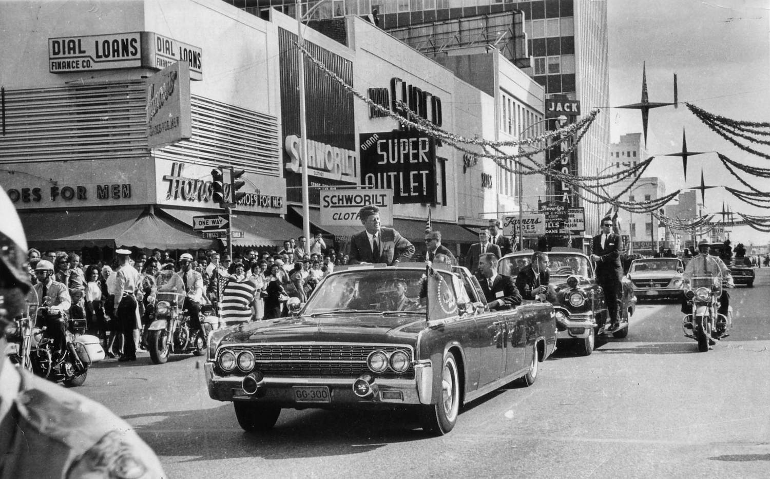 JFK was a marked man, if it was a setup, it would be a piece of cake ...