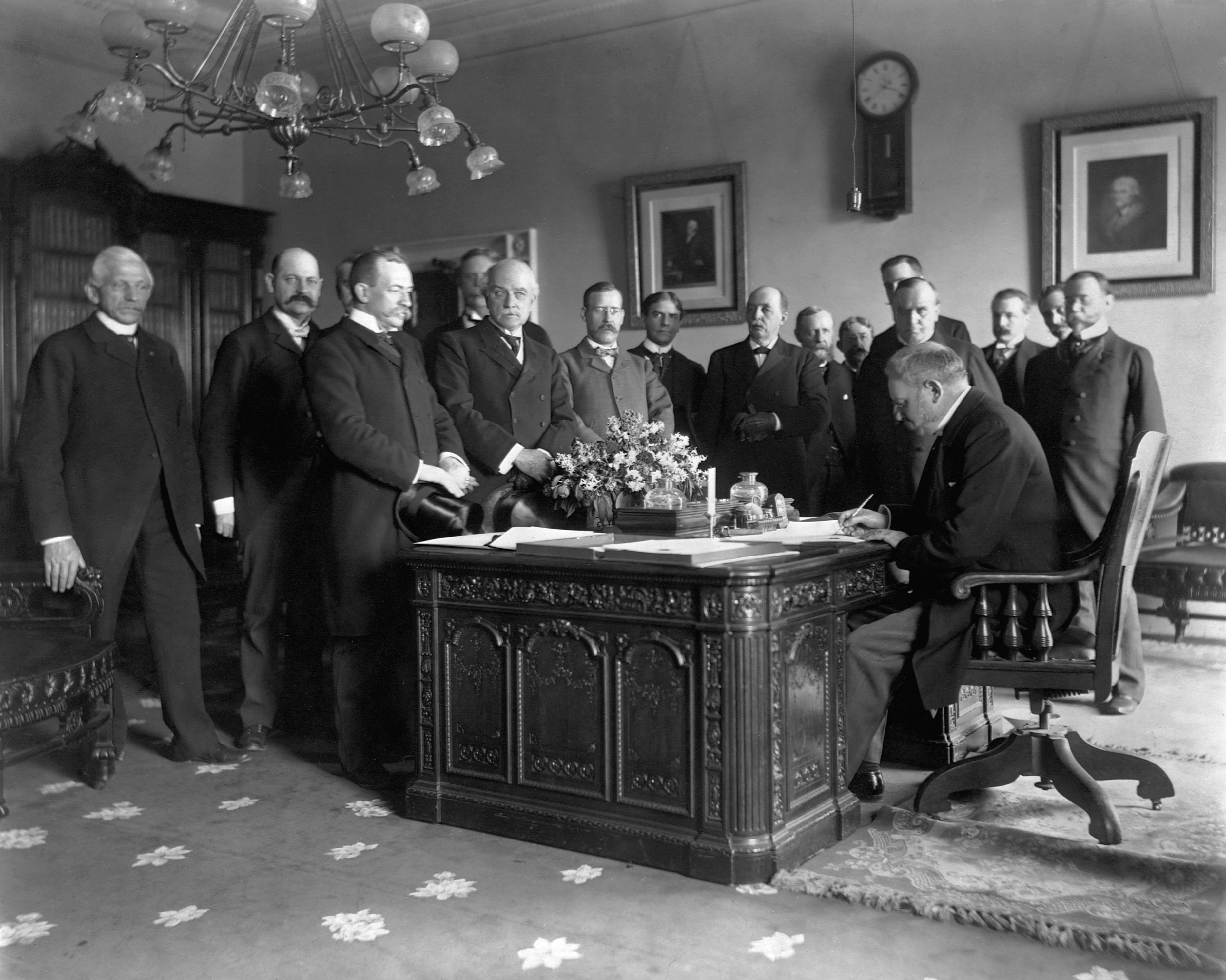 william-mckinley-and-wife-seated-photo - William McKinley Pictures ...