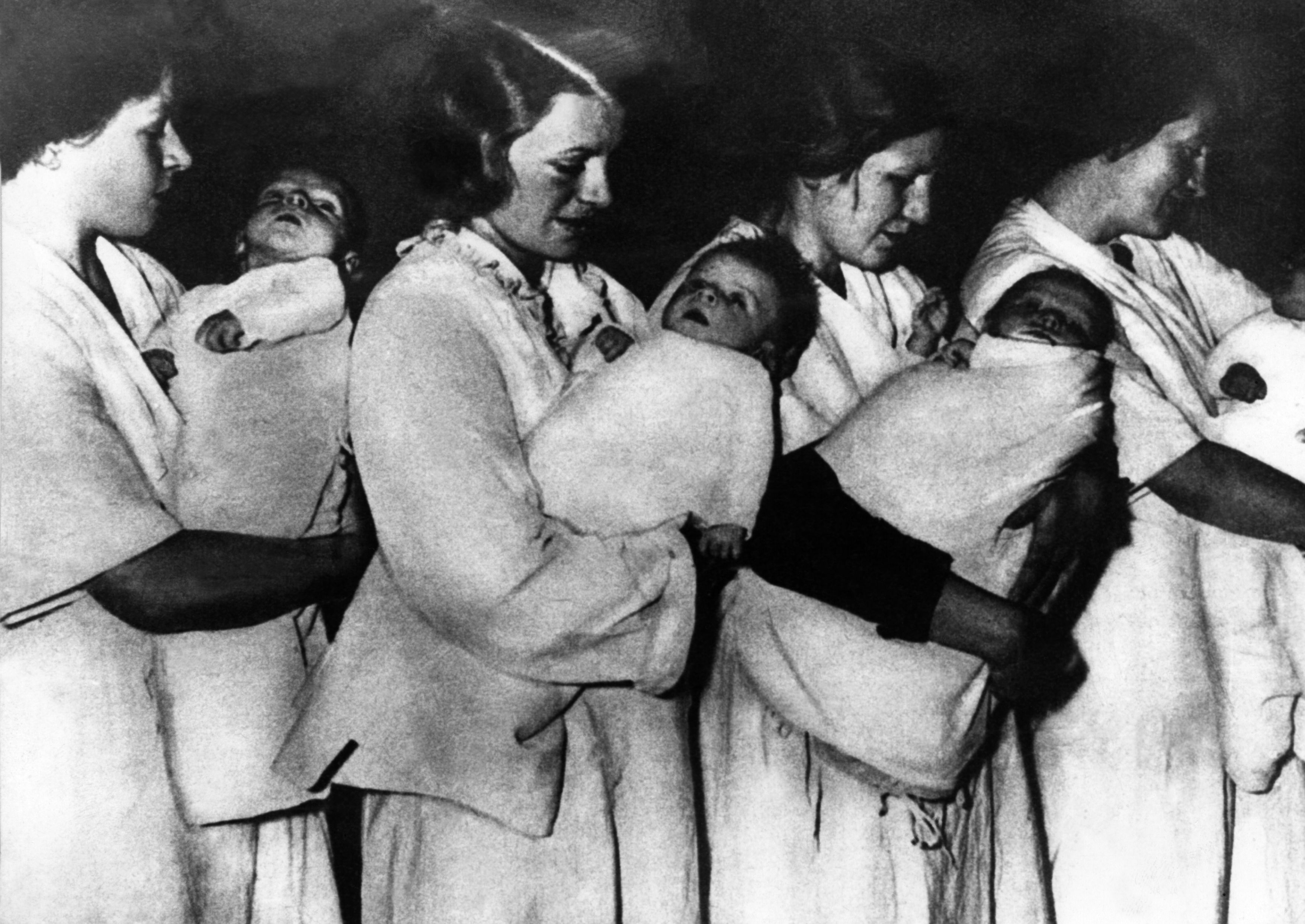 This Midwife at Auschwitz Delivered 3,000 Babies in Unfathomable ...